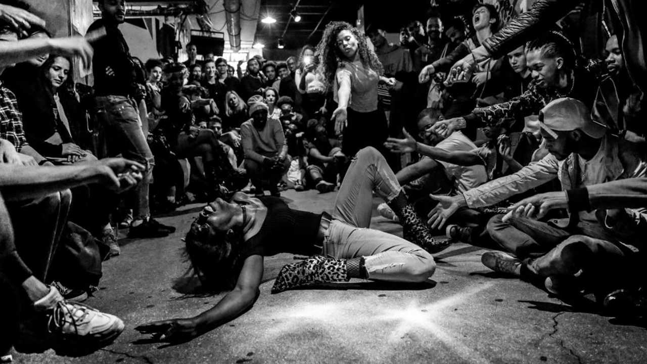 Cos'è il Voguing, ballo legato all'ambiente LGBTQ+? | Polemica in un ...