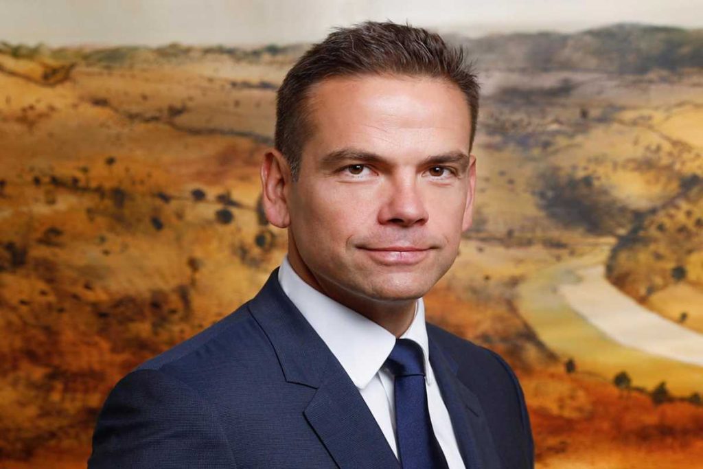 Chi è Lachlan Murdoch, presidente di Fox e News dopo le dimissioni del ...